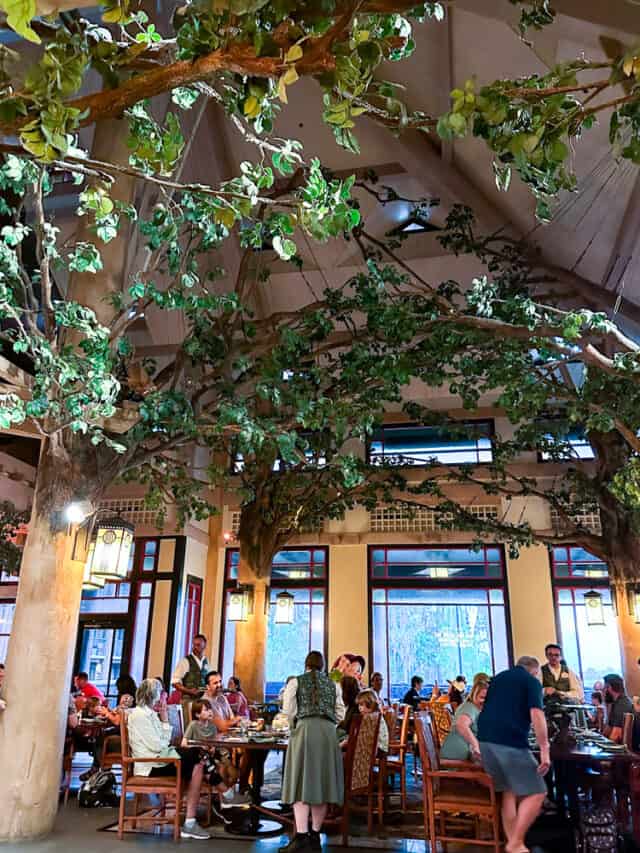 Review: Story Book Dining at Artist Point With Snow White